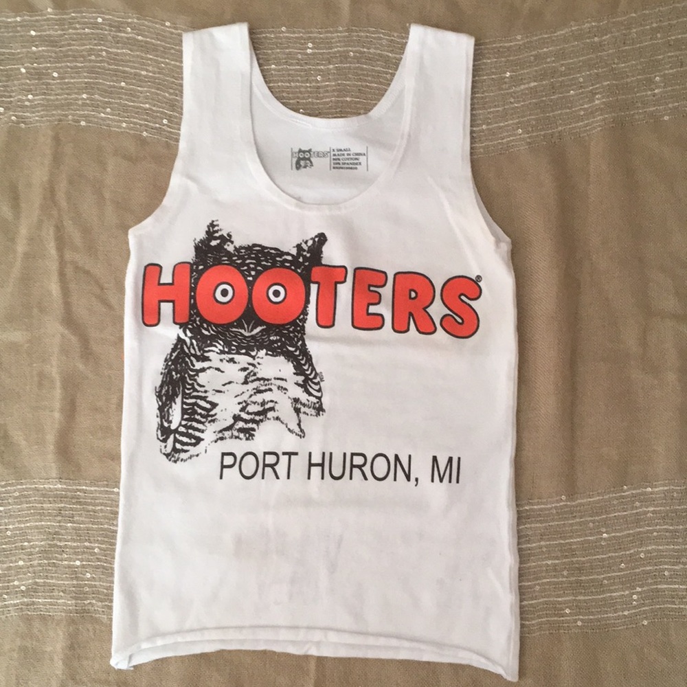 Hooters Girl Worn Tank From Port Huron Michigan Stret… - Gem